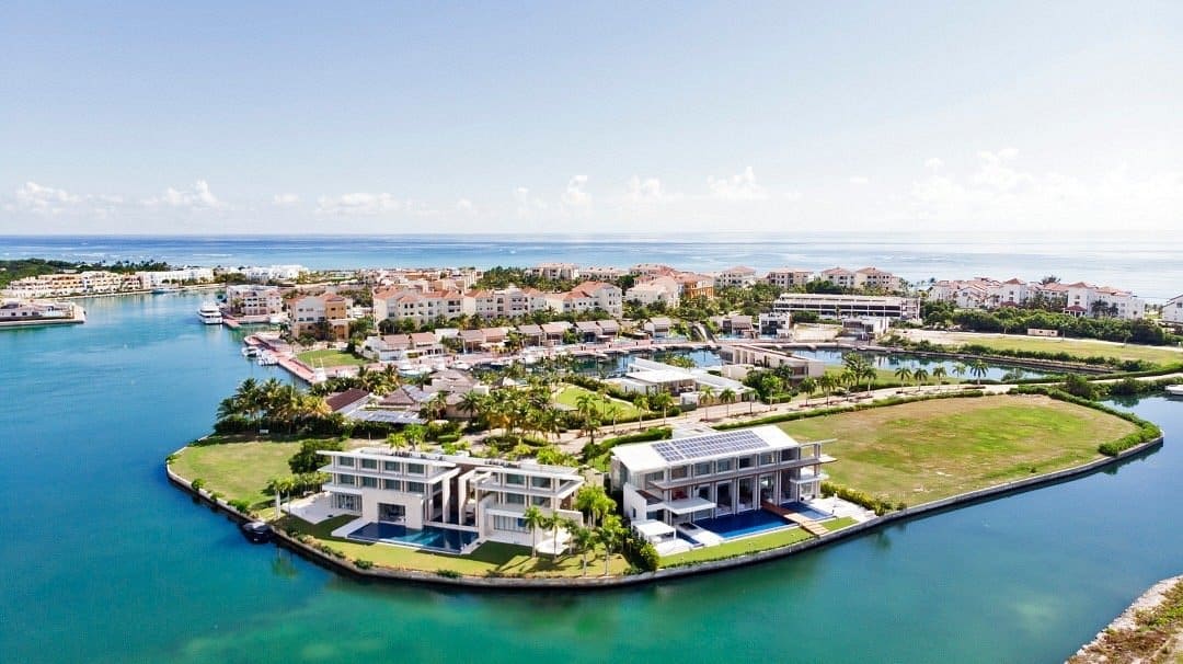 La marina, Cap Cana – Hamlet Vargas